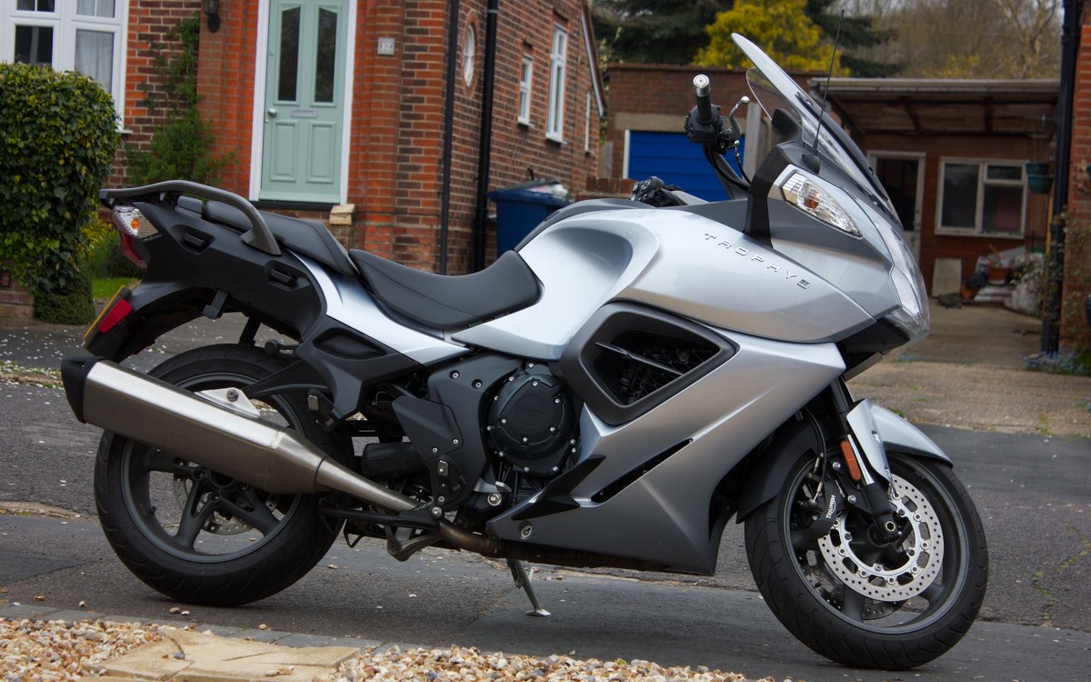 Review: 2014 Triumph Trophy SE | Boy Meets Bike